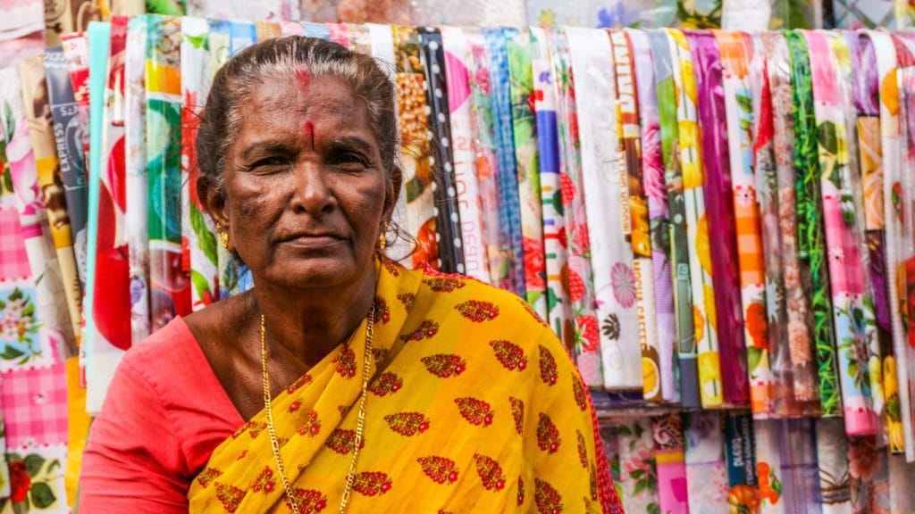 🔴 The Bindi Mystery: all about the Red Dot on the Forehead.