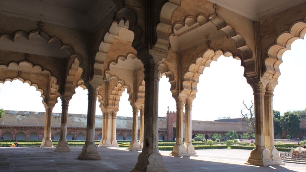 Agra Fort: a glimpse into the glorious Mughal era [MyTravelIndia].